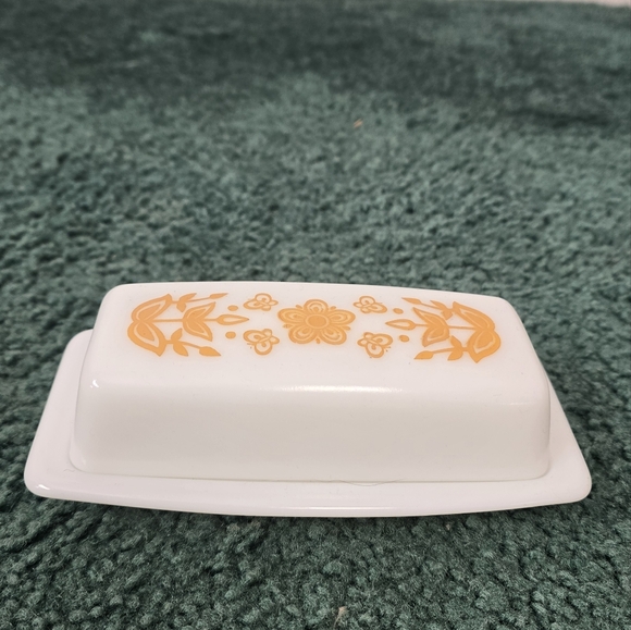 Pyrex | Kitchen | Vintage Pyrex Butterfly Gold Butter Dish With Lid ...